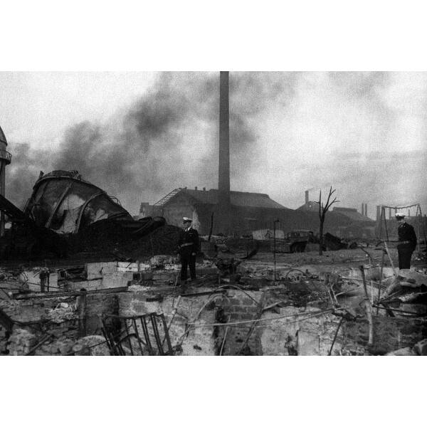 East Ohio Gas Company explosion and fire Black and White Gallery ...
