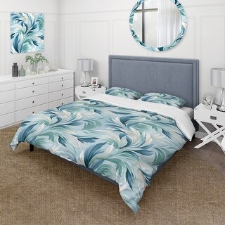 Designart "Azure Breeze Tropical Pattern III" Green Floral Bedding ...