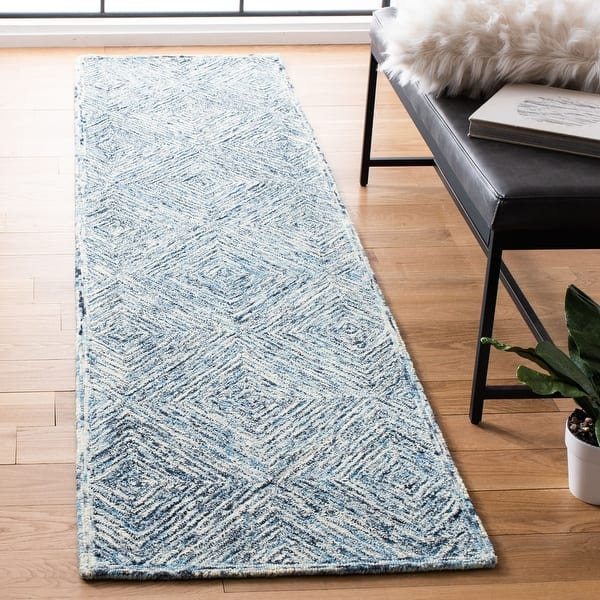 SAFAVIEH Handmade Capri Sigrun Contemporary Wool Rug - On Sale - Bed ...