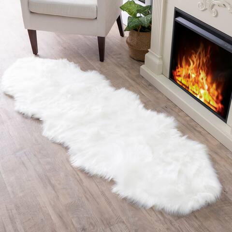 Double Pelt White Area Rug - Overstock - 17835854