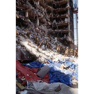 Oklahoma City Firefighters Form A Line To Remove Rubble From The ...
