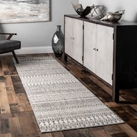 Brooklyn Rug Co Light Grey Aztec Print Area Rug - On Sale - Bed Bath ...