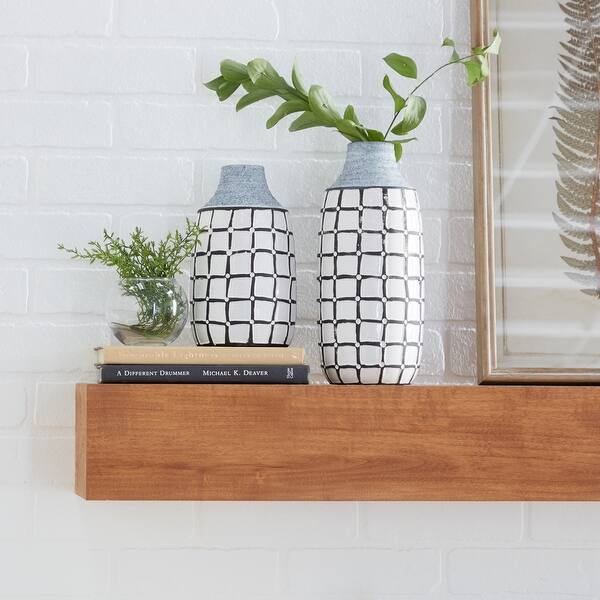 vase with grid