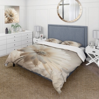 Designart "White Gerbera Flowers III" White Traditional - Bedding Set ...