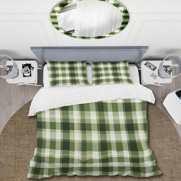 Designart "Uk Green Plaid Elegance I" White Plaid bedding covert set ...