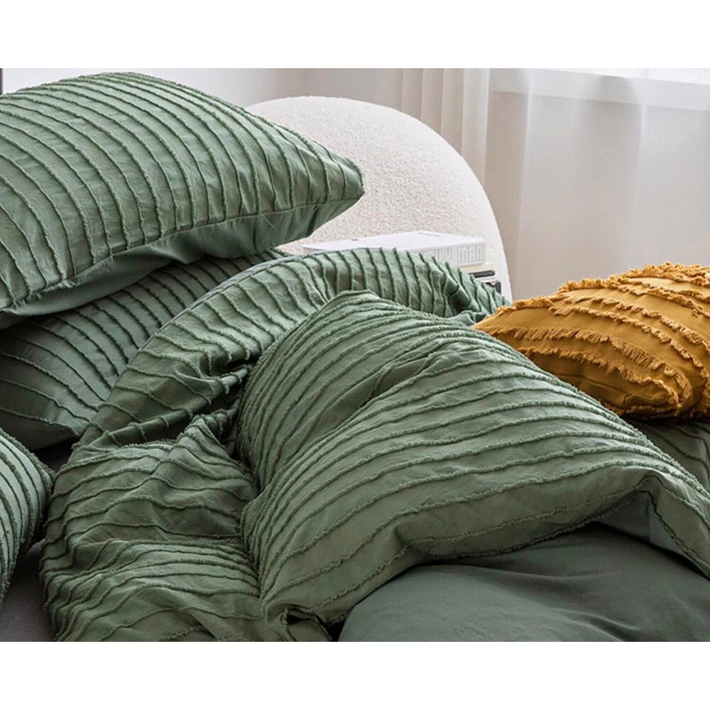 green tufted bedding