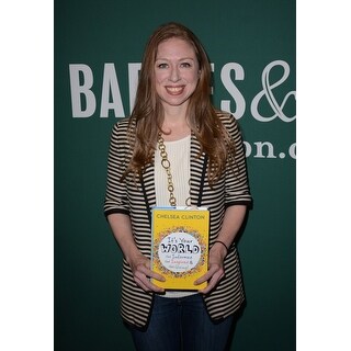 Chelsea Clinton At In-Store Appearance For Chelsea Clinton Book Signing ...