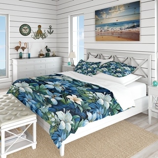 Designart "Twilight Oasis Tropical Pattern I" Floral Bedding Set With ...
