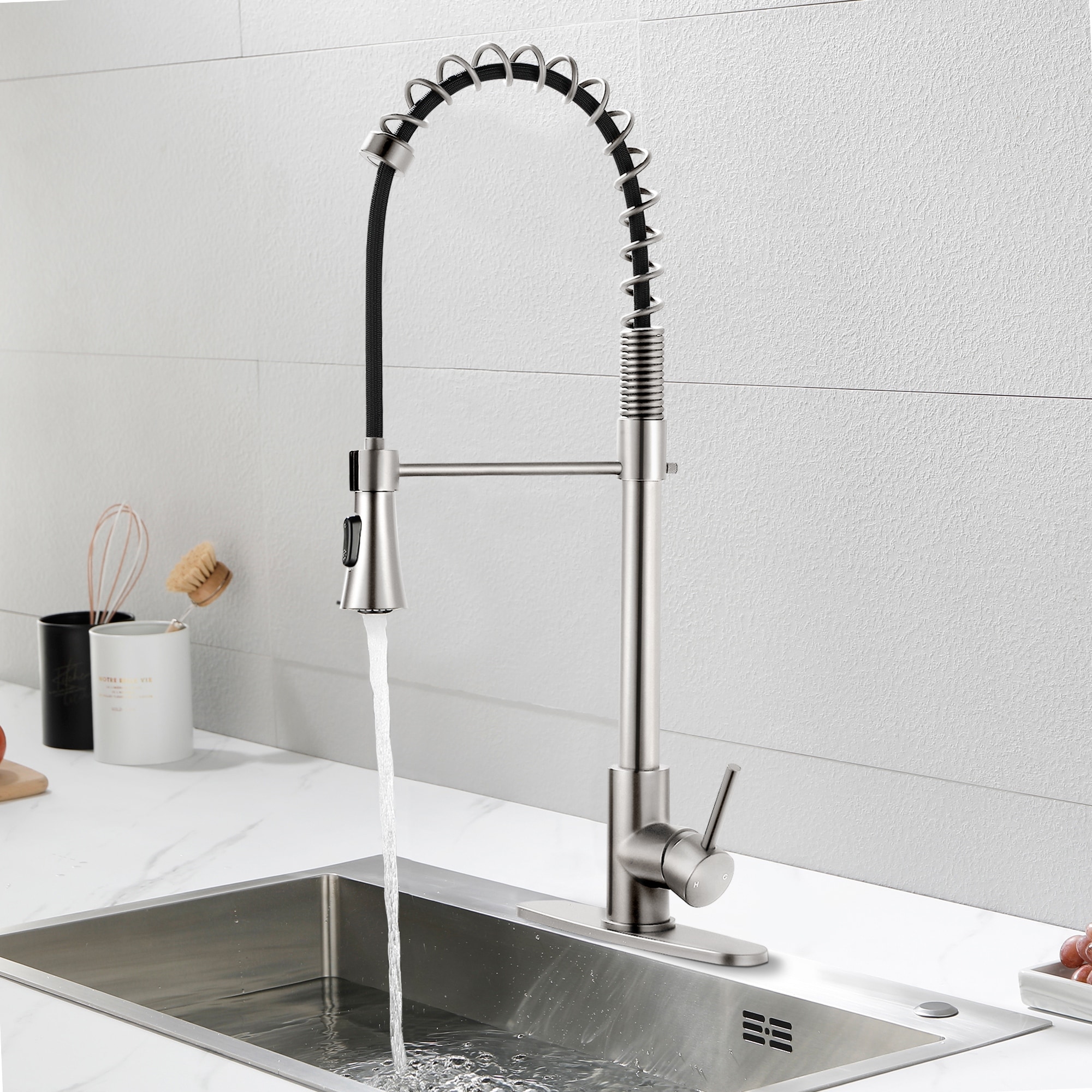 Single Handle Pull-out Kitchen Faucet - Bed Bath & Beyond - 39188862