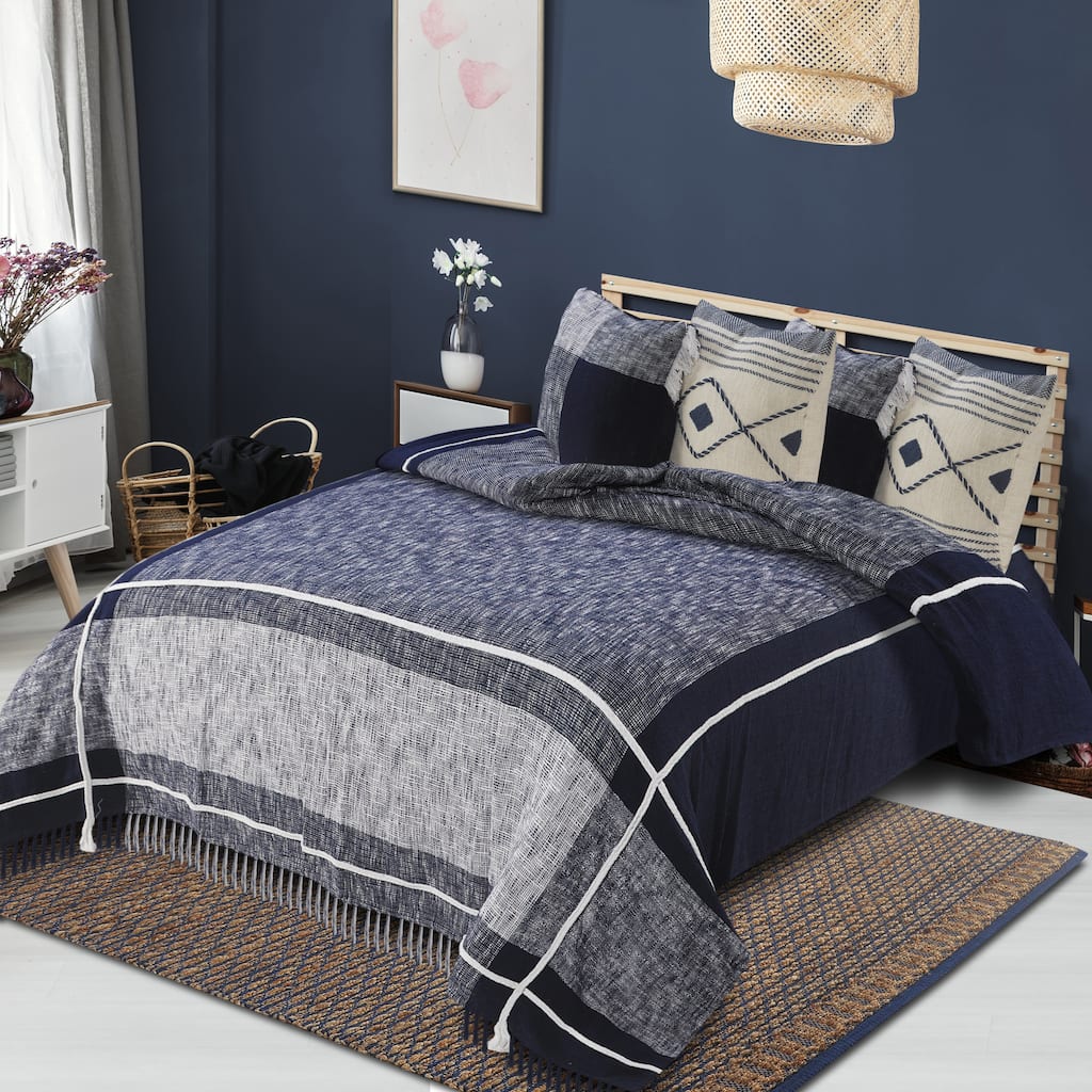 Sevita Minimal Modern Plaid Coverlet with Fringe - Overstock - 32085923