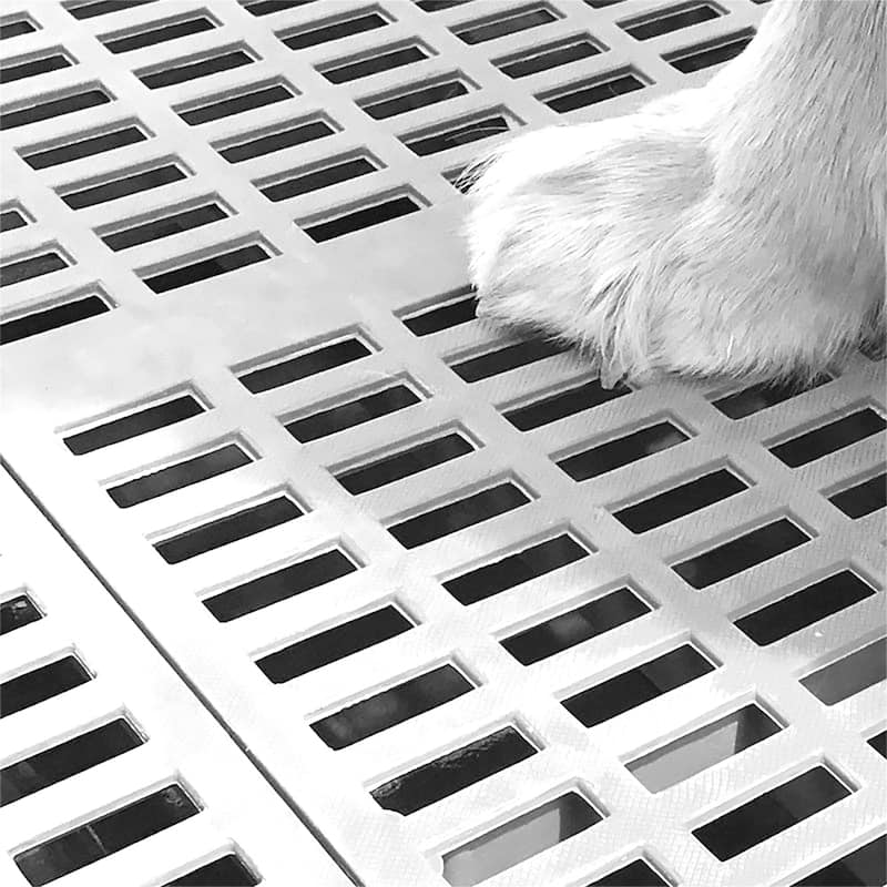 Shatex 23.6 in. x 11.8 in. White Anti-Slip Pet Feet Mat Plastic Grids ...