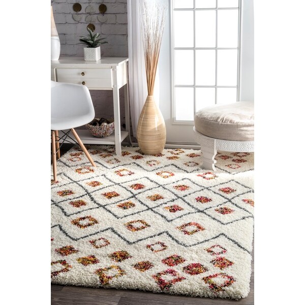 Livabliss Isha Modern Abstract Plush Area Rug - On Sale - Bed Bath ...