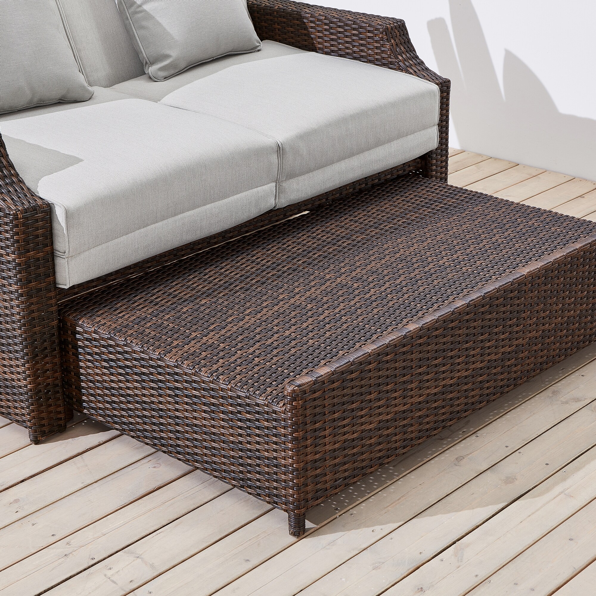 Ove Decors Sunnybrook I Daybed Dark Brown Wicker Bed Bath Beyond 35280590