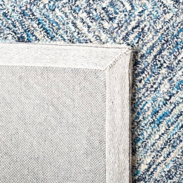 SAFAVIEH Handmade Capri Sigrun Contemporary Wool Rug - On Sale - Bed ...
