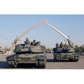 Soldiers In An Army Abrams Tank Pose For A Photo Under The Hands Of ...