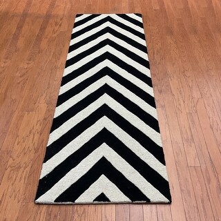 Handmade Chevron Wool Rug (India) - 2'6 x 8' - Bed Bath & Beyond - 25559188
