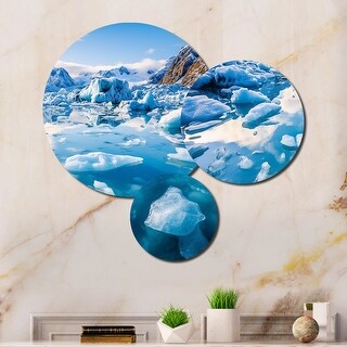 Designart "Breathtaking Glaciers In Alaska I" Landscapes Metal Art ...