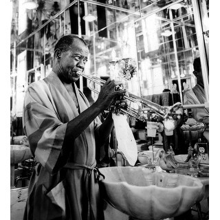 Louis Armstrong playing the trumpet in a bathroom Photo Print - Bed ...