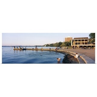 Group of people at a waterfront, Lake Mendota, University of Wisconsin ...