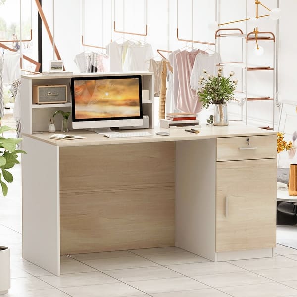 desk with lockable drawer