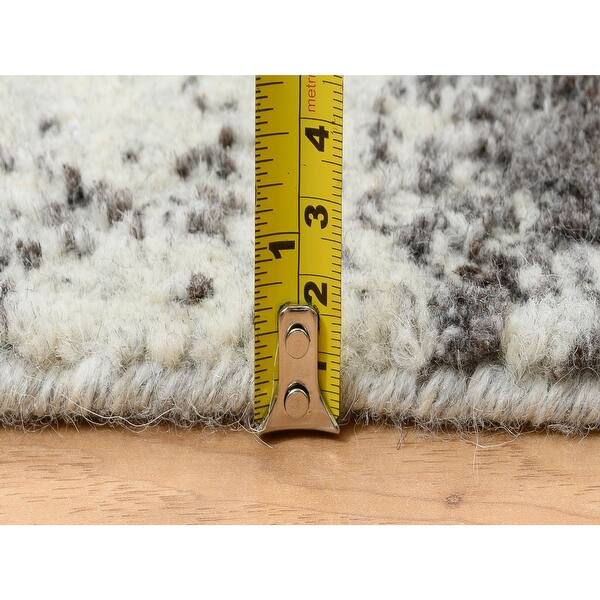 Shahbanu Rugs Black Tone On Tone Modern Design Jacquard Hand Loomed ...