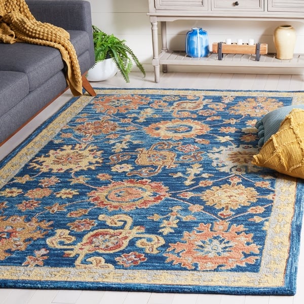 SAFAVIEH Handmade Blossom Yvanna French Country Floral Wool Rug - On ...