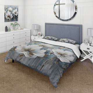 Designart "White And Gold Daisy Symphony V" White Traditional - Bedding ...