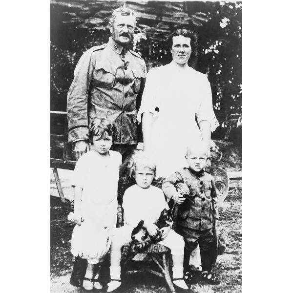General John Pershing With Wife And Three Children In 1915 His Wife And ...