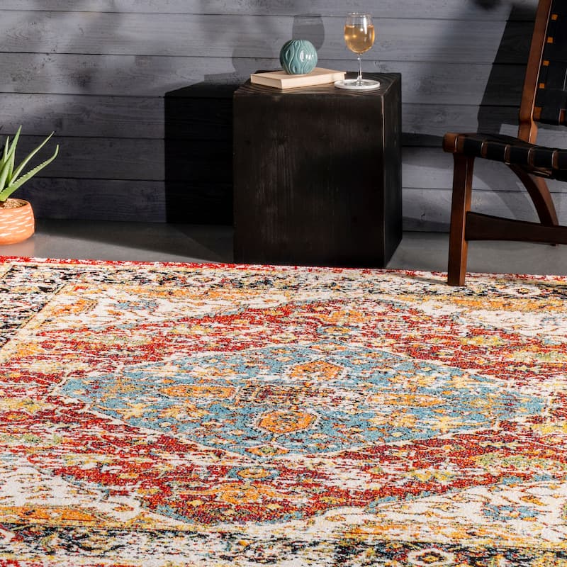 Nuloom Traditional Indoor/ Outdoor Vintage Bloom Border Area Rug - On ...