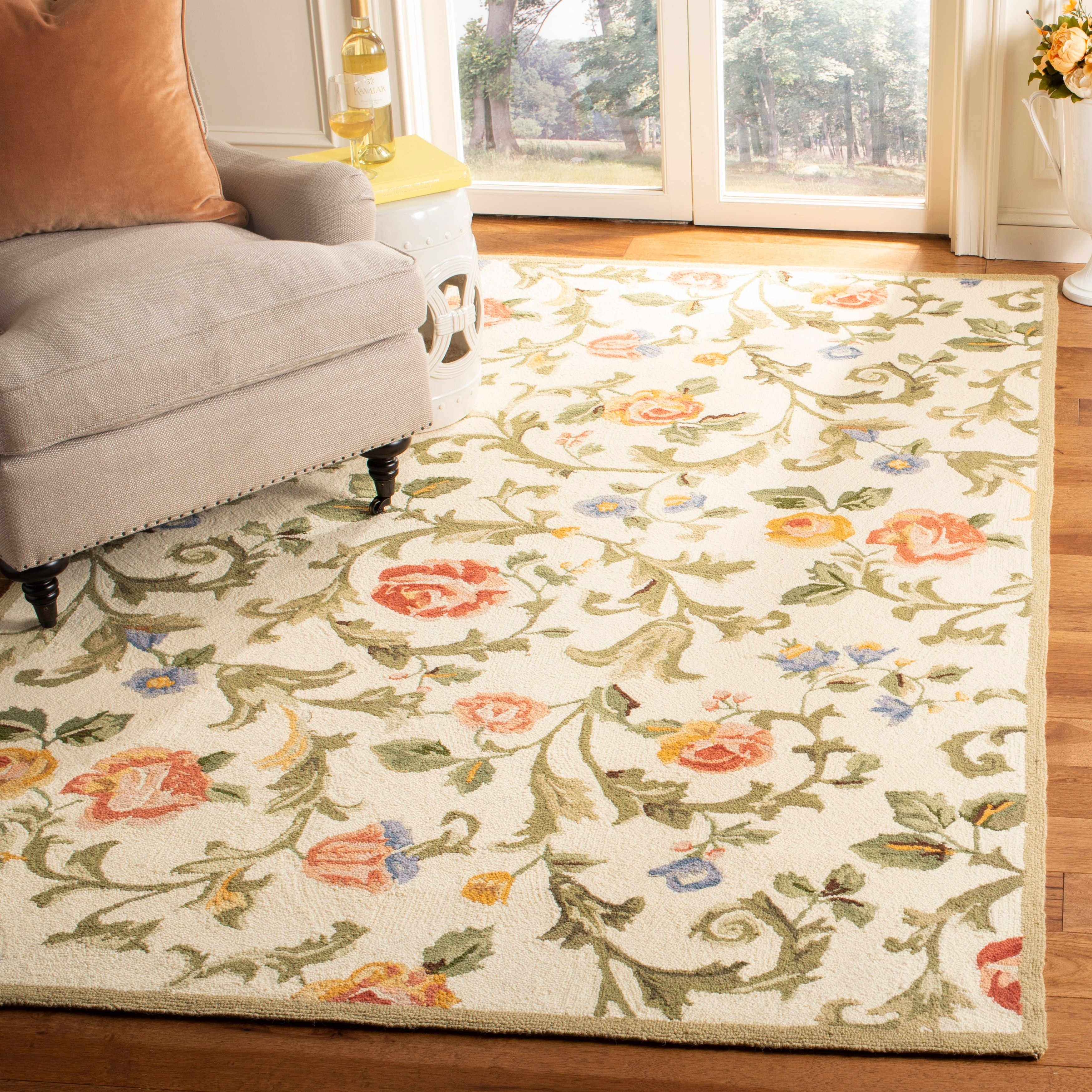 SAFAVIEH Handmade Chelsea Kanisha French Country Floral Wool Rug - Bed ...