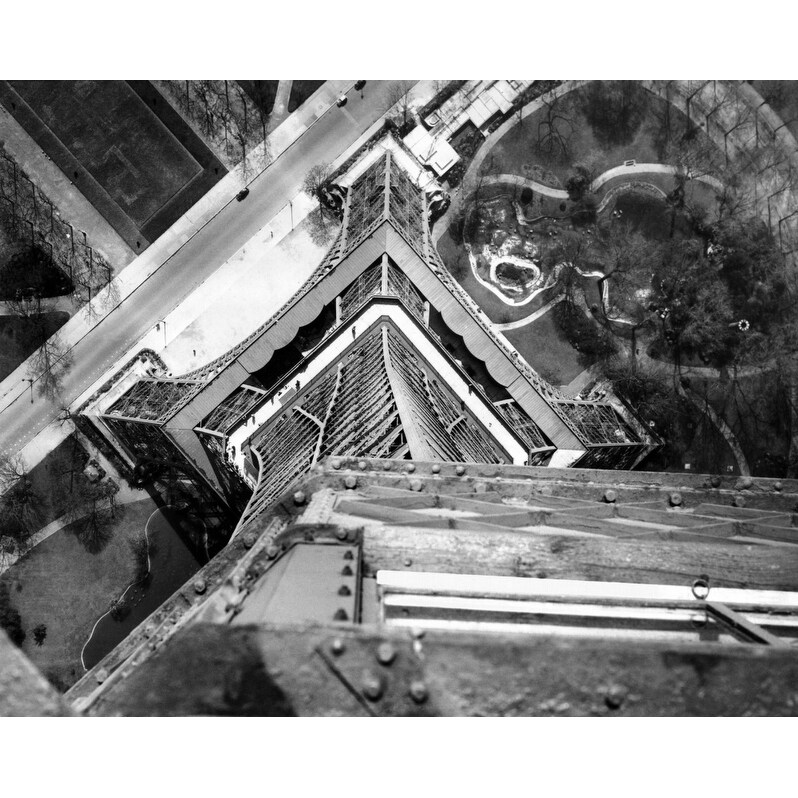 eiffel tower looking down