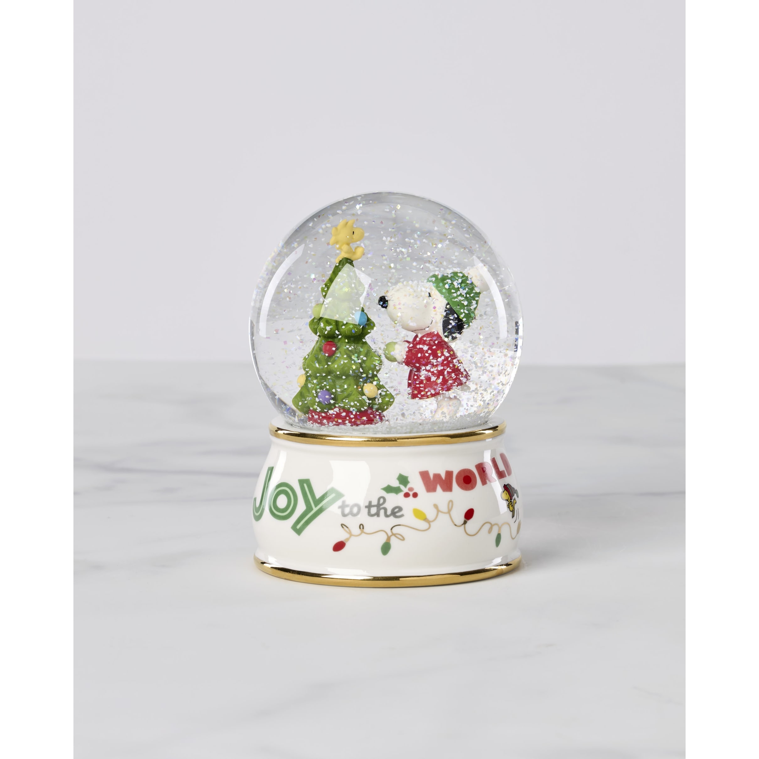 snoopy snow globe