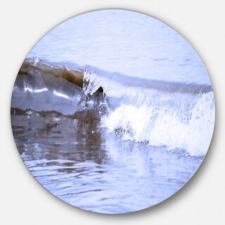 Designart 'Crisp Blue Waves Splashing Beach' Contemporary Seascape ...