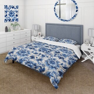 Designart "Blue And White Manx Mosaic Flowers" White Damask Bed Cover ...