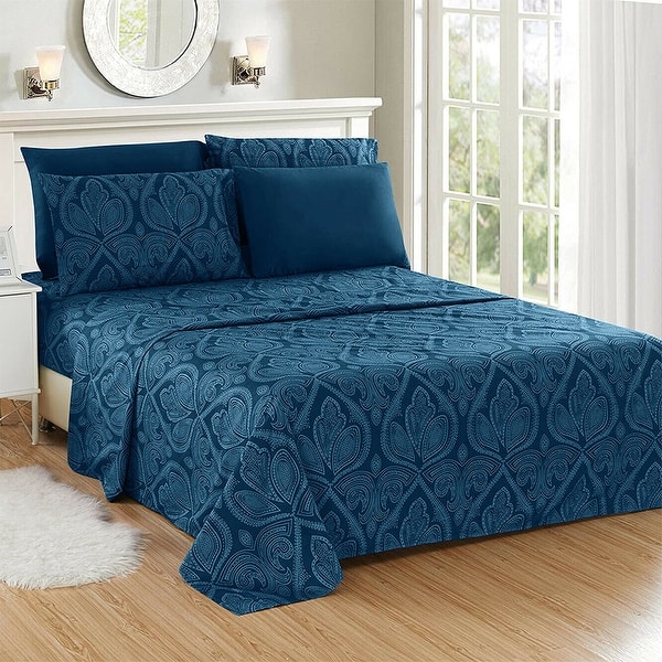 blue printed bed sheets