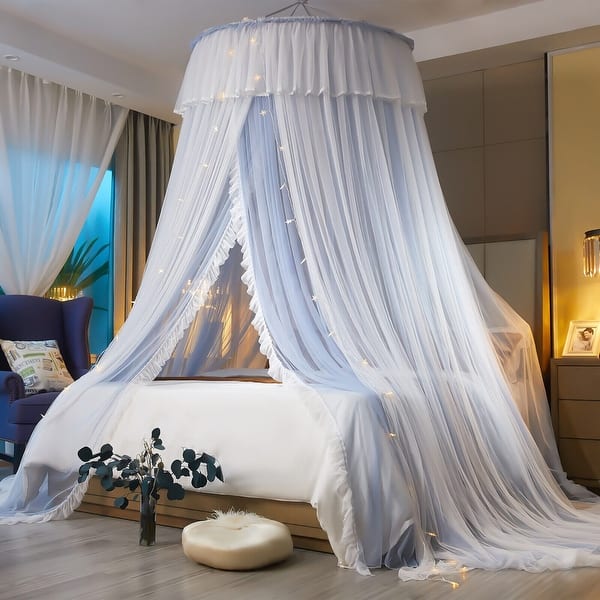 romantic canopy bed