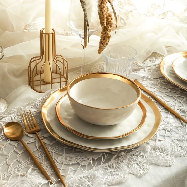 gold design dinner set