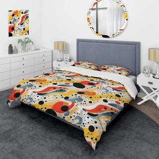 Designart "Red Popart Lichtensteins Lines Matrix" Yellow Modern Bedding ...