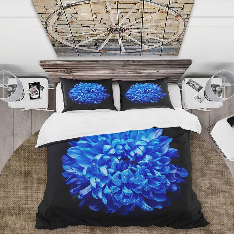 Designart 'Blue Aster With Dew Drops' Traditional Duvet Cover Comforter ...