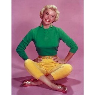Doris Day In Green And Yellow Outfit Photo Print (8 X 10) Item Dap17103 ...