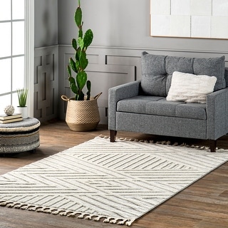 Nuloom Bevin Abstract Chevron Tasseled Area Rug - Bed Bath & Beyond ...
