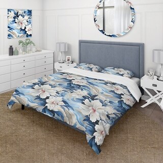 Designart "Seaside Reflections Tropical Pattern" White Floral Bed Cover ...
