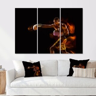 Designart "Professional Boxer Training Isolated On Black" Sport Boxe ...