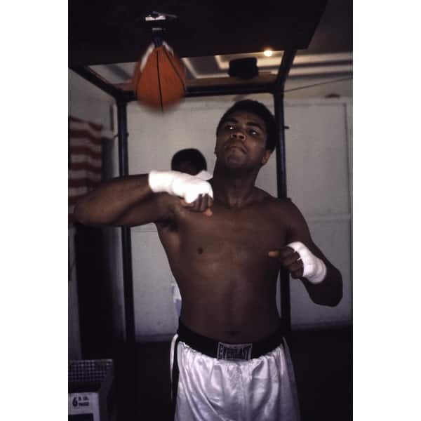 Muhammad Ali training at the 5th Street Gym in Miami Photo Print - Bed ...
