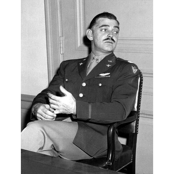 Clark Gable wearing military uniform in Washington DC Photo Print - Bed ...