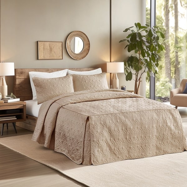 Gracie Mills Sandy 3 Piece Split Corner Classic Pleated Quilted Bedspread Set - Bed Bath ...