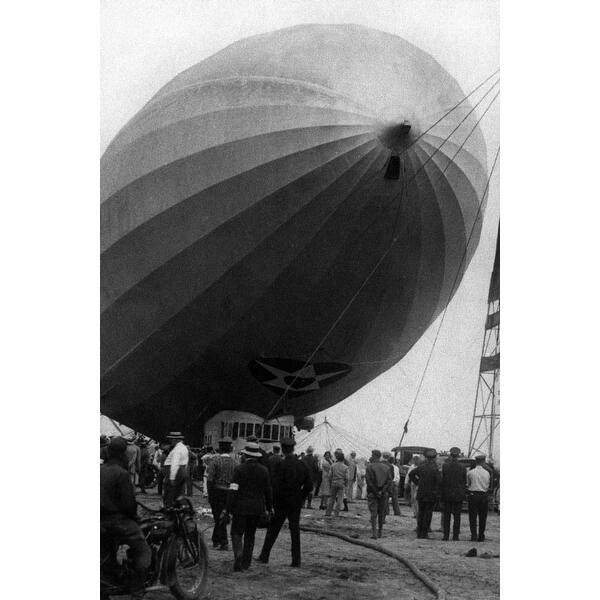 United States Navy's dirigible airship U.S.S. Los Angeles Black and ...