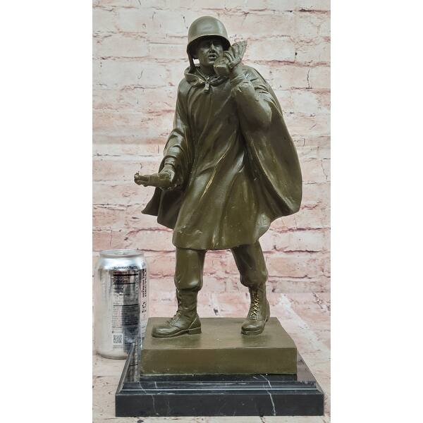 ww2 statue