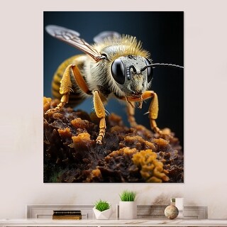 Designart "Animal Bee" Animals Bee Metal Art Print - Bed Bath & Beyond ...