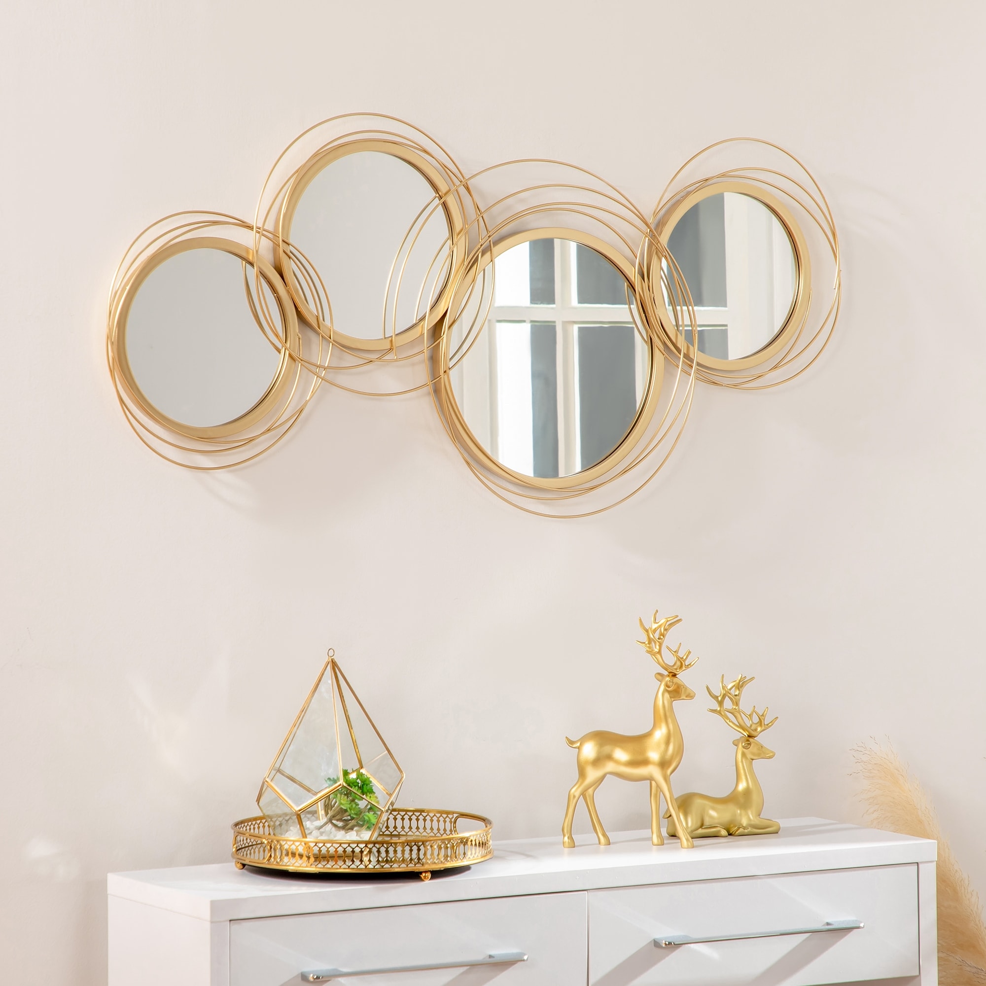 Hanging wall mirror store